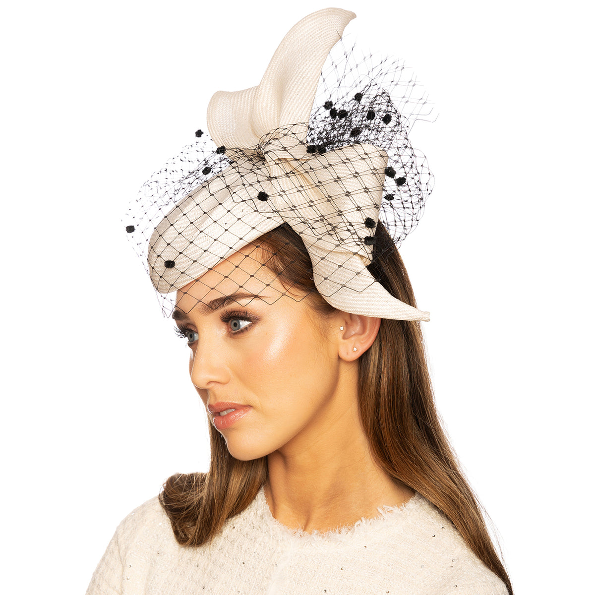 Big Bow Percher – Tracy Hillel