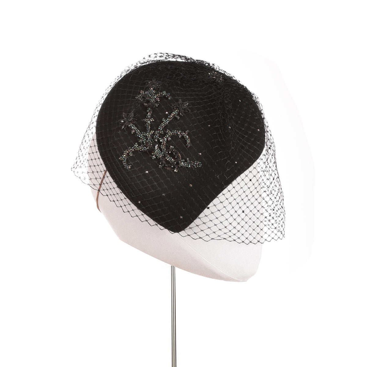 Victorian Percher – Tracy Hillel